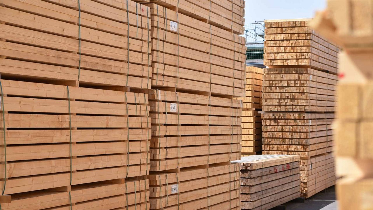 Bauholz kaufen in der Schweiz bei Ihrem Holzprofi Hobak